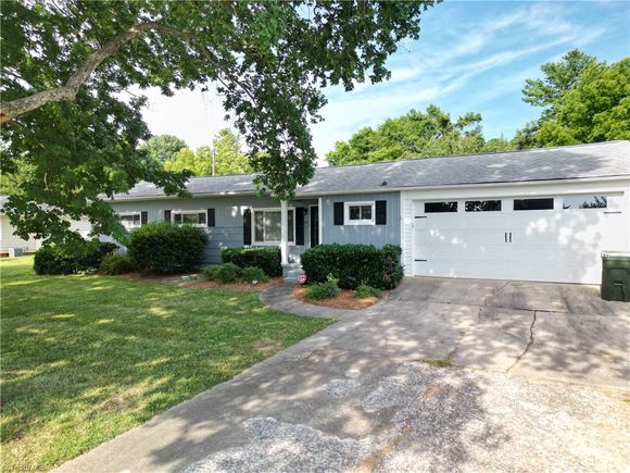 913 Alice Dr, Thomasville, NC 27360 | Estately 🧡 | MLS# 1145346