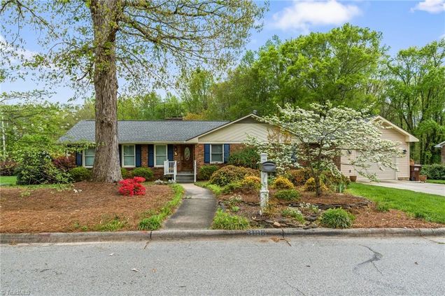 3106 Rolling Rd, High Point, NC 27265 | Estately 🧡 | MLS# 1145852