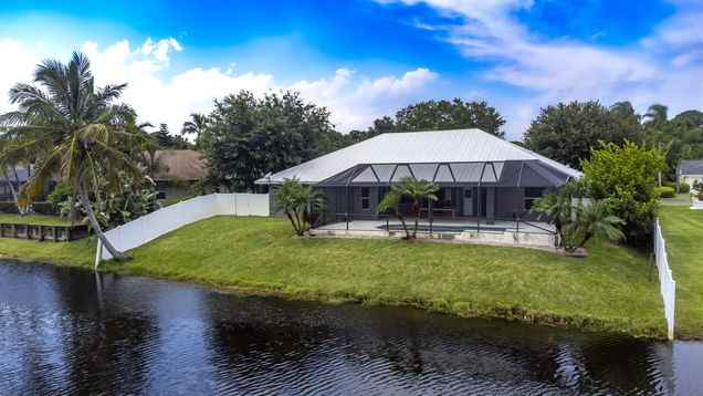 2054 SW Hunters Club Way, Palm City, FL 34990 | Estately 🧡 | MLS# RX ...