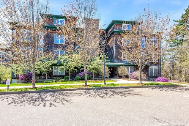 121 Claire Pointe #121, Burlington, VT 05401 | Estately 🧡 | MLS# 4944841