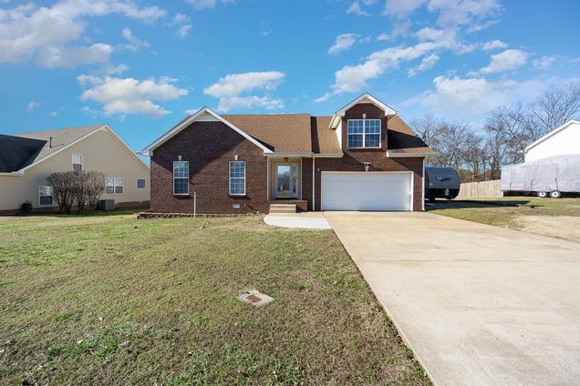 3883 Stella Dr, Clarksville, TN 37040 | Estately 🧡 | MLS# 2474565