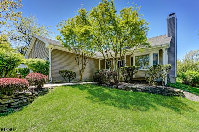 121 Autumn Ridge Rd, Bedminster Twp., NJ 07921-1851 | Estately 🧡 | MLS ...