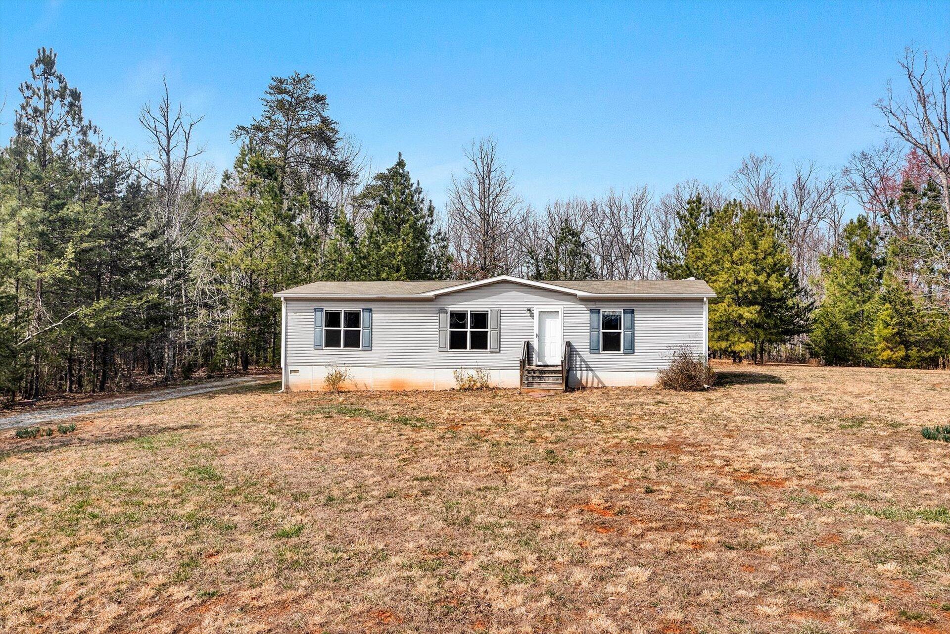 5692 Altice RD, Moneta, VA 24121 | Estately 🧡 | MLS# 895678
