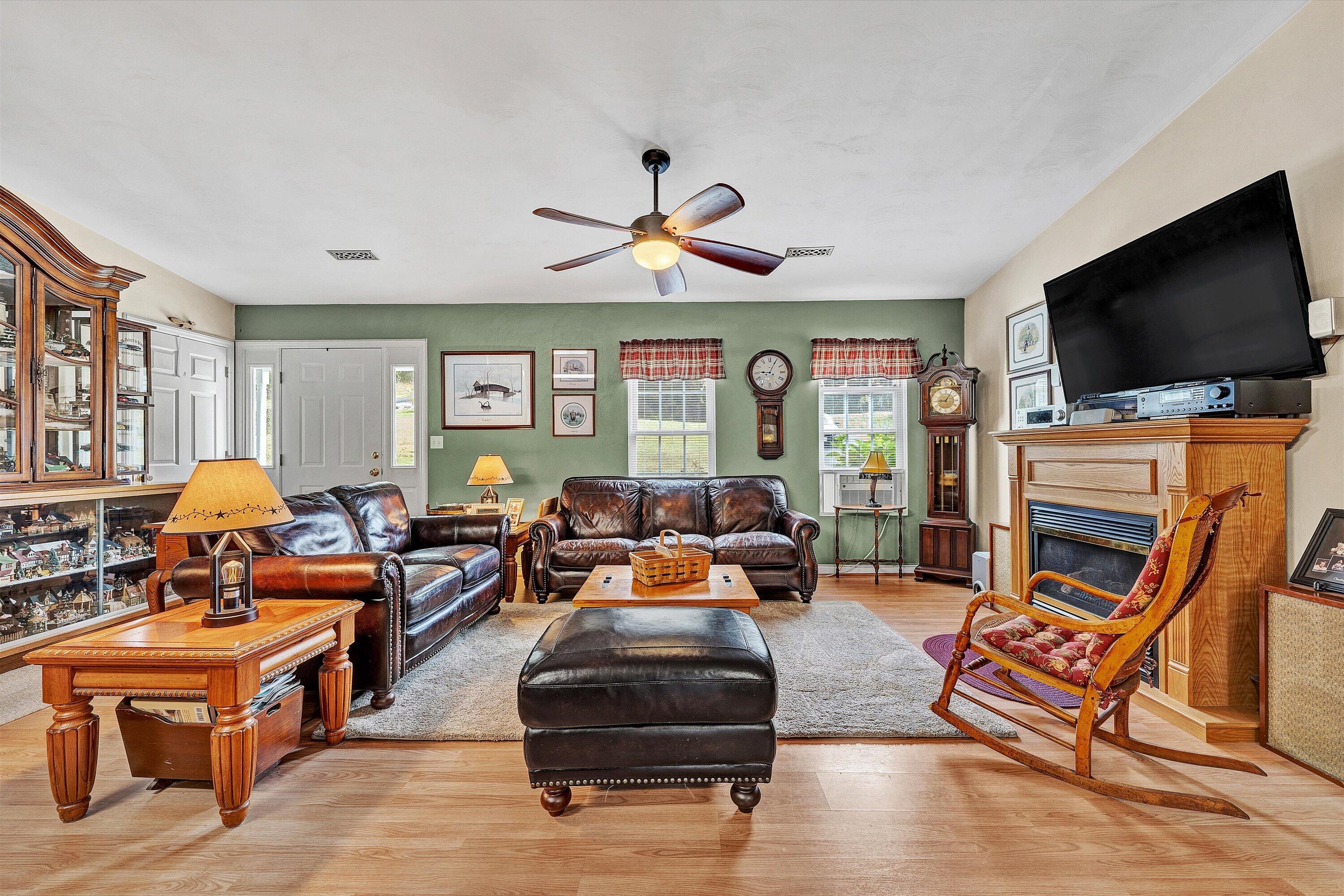 2527 Rutrough RD SE, Roanoke, VA 24014 | Estately 🧡 | MLS# 921130