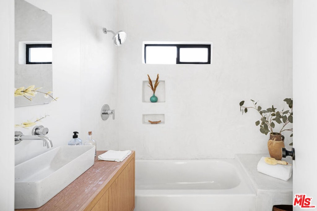 526 Eastview Dr, Los Angeles, CA 90042 | Estately 🧡 | MLS# 21675258