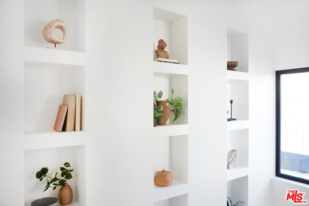 526 Eastview Dr, Los Angeles, CA 90042 | Estately 🧡 | MLS# 21675258