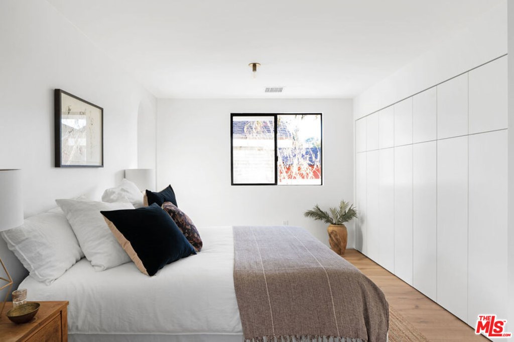 526 Eastview Dr, Los Angeles, CA 90042 | Estately 🧡 | MLS# 21675258