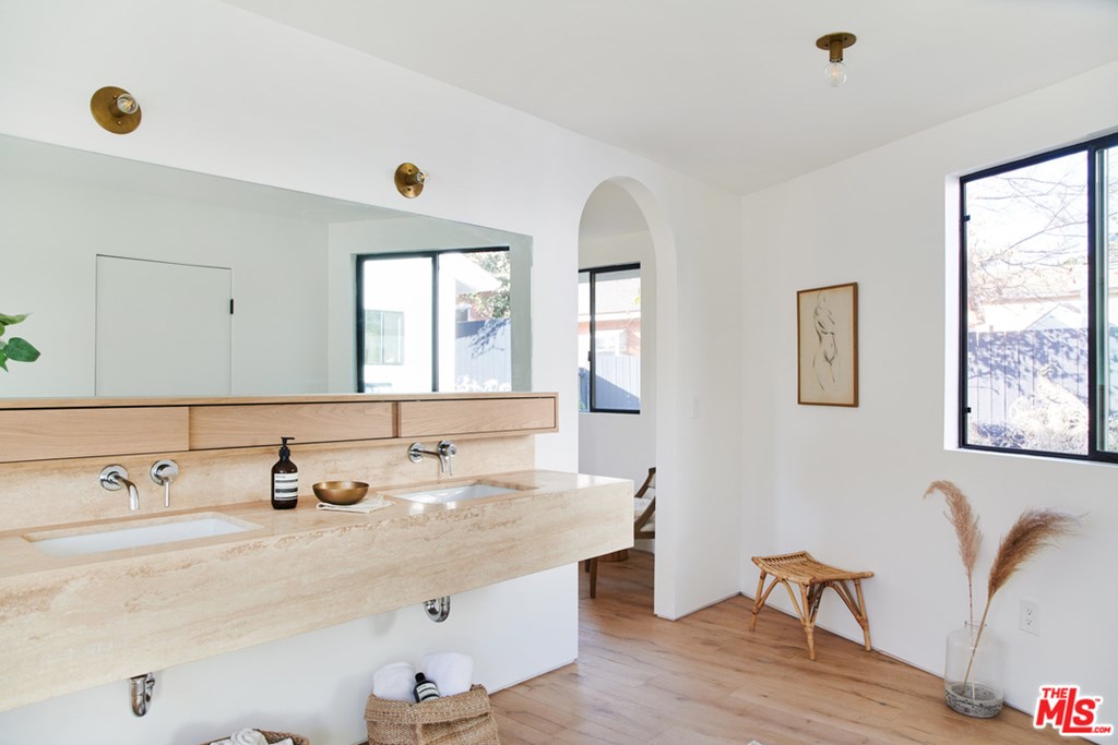 526 Eastview Dr, Los Angeles, CA 90042 | Estately 🧡 | MLS# 21675258