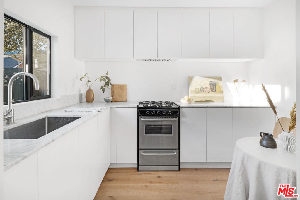 526 Eastview Dr, Los Angeles, CA 90042 | Estately 🧡 | MLS# 21675258