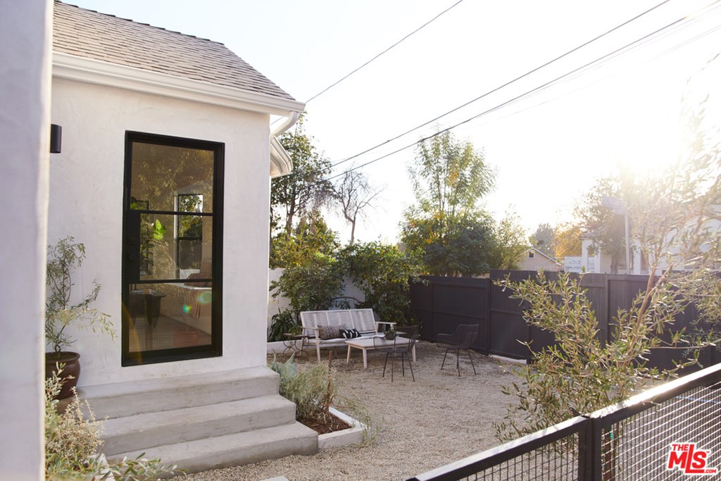 526 Eastview Dr, Los Angeles, CA 90042 | Estately 🧡 | MLS# 21675258