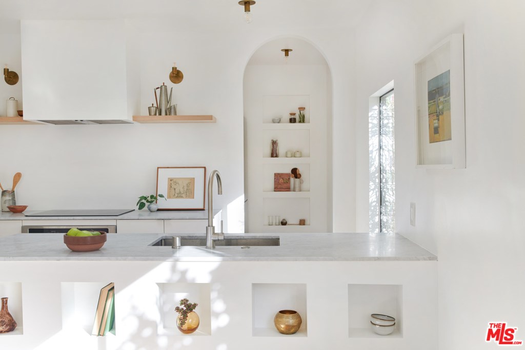 526 Eastview Dr, Los Angeles, CA 90042 | Estately 🧡 | MLS# 21675258