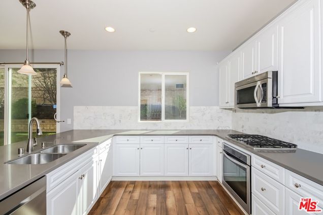 20514 Brookie Ln, Santa Clarita, CA 91350 | Estately 🧡 | MLS# 21689362