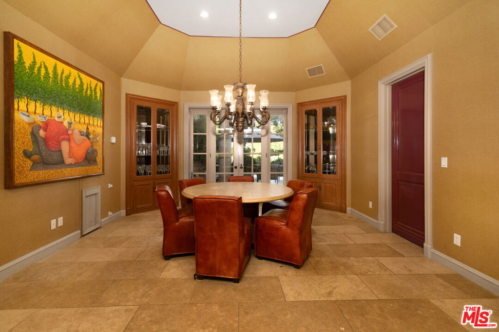 722 N Elm Dr, Beverly Hills, CA 90210 | Estately 🧡 | MLS# 23336163