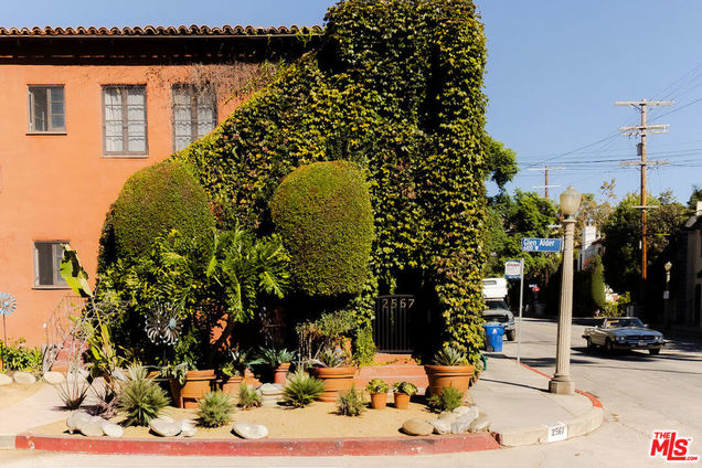 2563 N Beachwood Dr, Los Angeles, CA 90068 | Estately 🧡 | MLS# 25610717