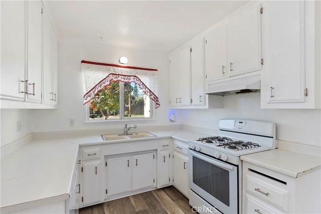 10561 Mountain View Ave, Loma Linda, CA 92373 | Estately 🧡 | MLS ...