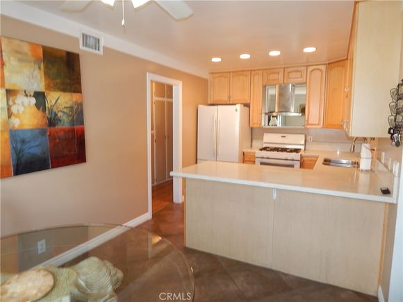 7551 Amazon Dr #B, Huntington Beach, CA 92647 | Estately 🧡 | MLS ...