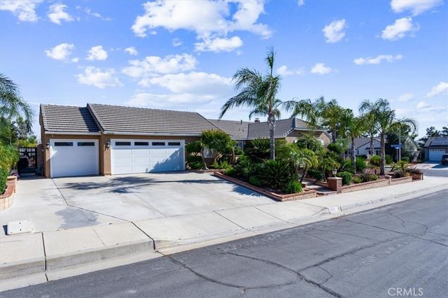 24681 Moonshadow Dr, Moreno Valley, CA 92557 | Estately 🧡 | MLS# PW23108053