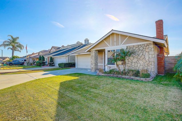 2544 E Lark Ellen Ln, Anaheim, CA 92806 | Estately 🧡 | MLS# PW23230992