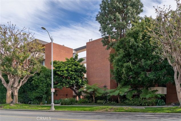 11750 W Sunset Blvd #210, Los Angeles, CA 90049 | Estately 🧡 | MLS ...