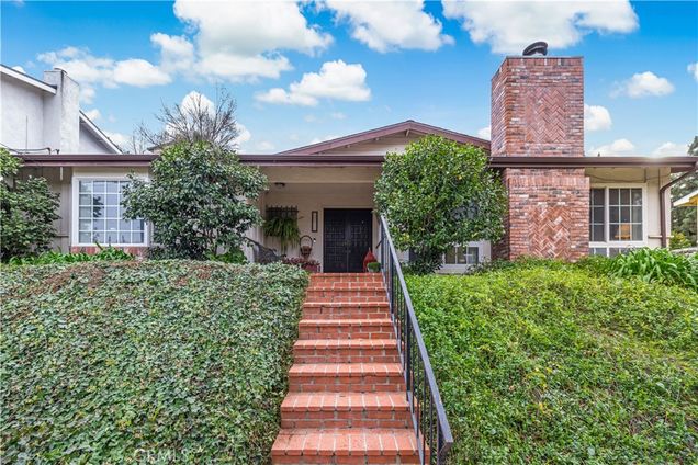 23536 Calvert St, Woodland Hills, CA 91367 | Estately 🧡 | MLS# SR24016321