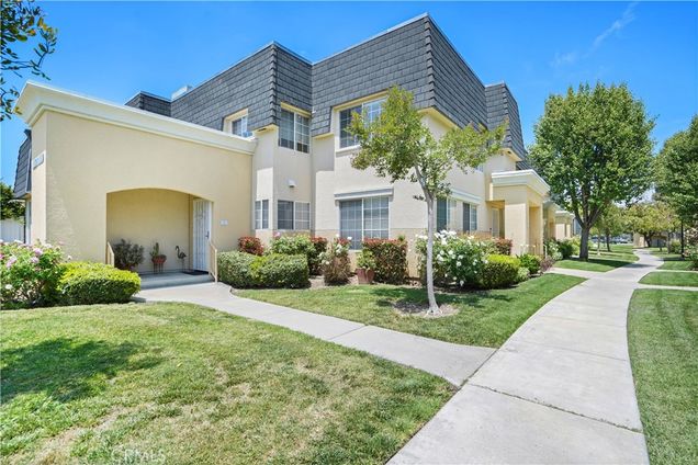 19216 Hamlin St #1, Reseda, CA 91335 | Estately 🧡 | MLS# SR24099650