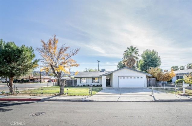 885 E Wright St, Hemet, CA 92543 | Estately 🧡 | MLS# WS23227950
